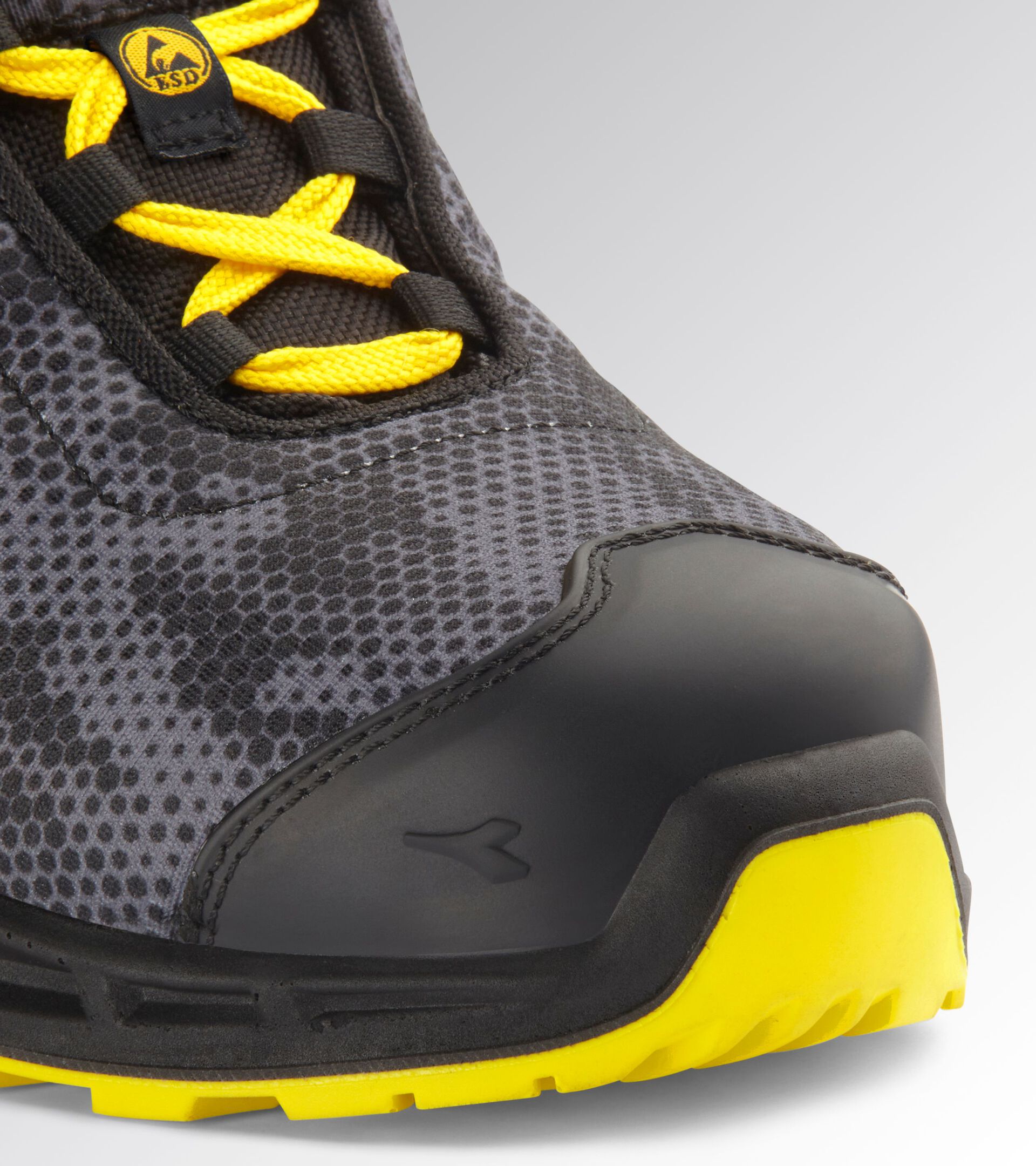 SHARK STABLE IMP LOW S3S FO SR SC ESD Low safety shoe - Diadora Utility ...